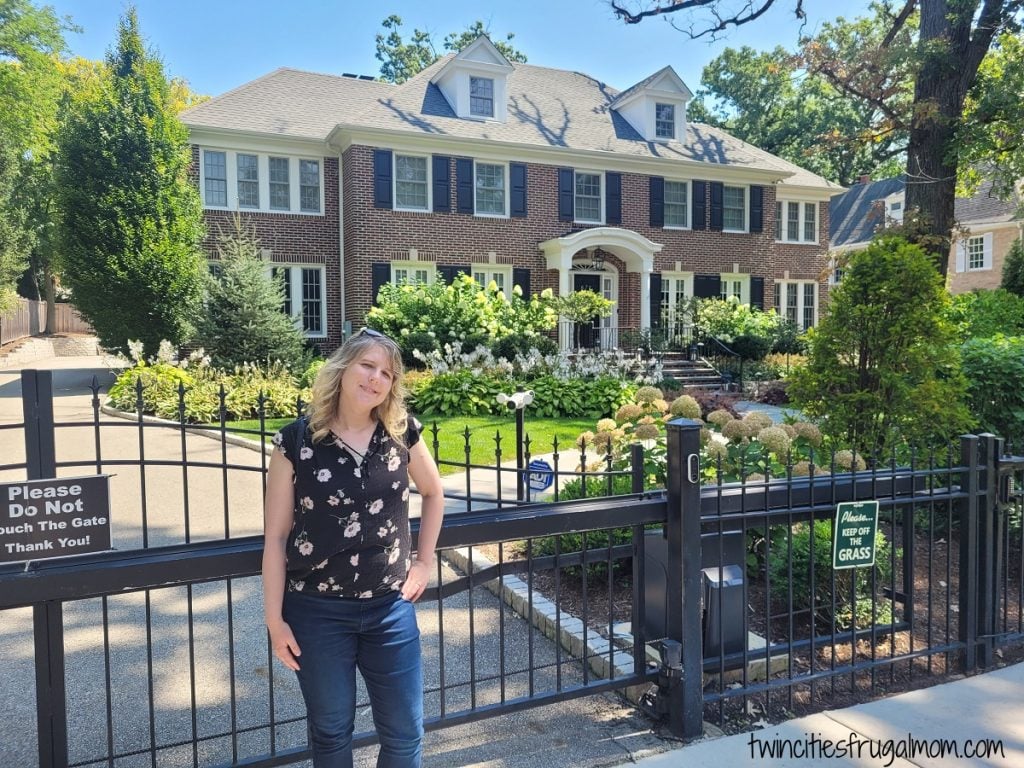 Visiting the Picture-Perfect ‘Home Alone’ House in Illinois - Twin ...