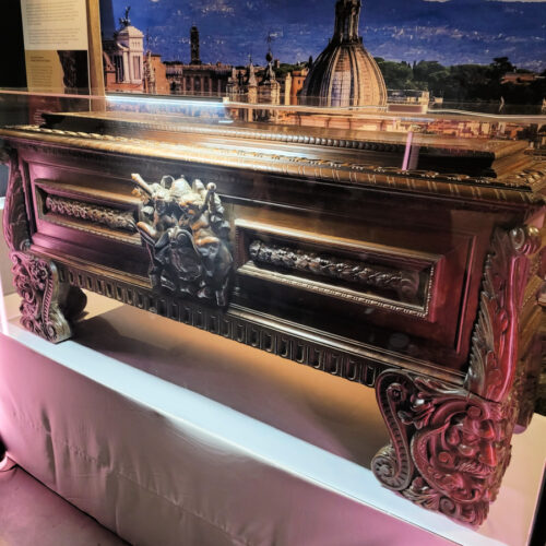 Vatican Unveiled at Mall of America: A Unique Experience for History ...